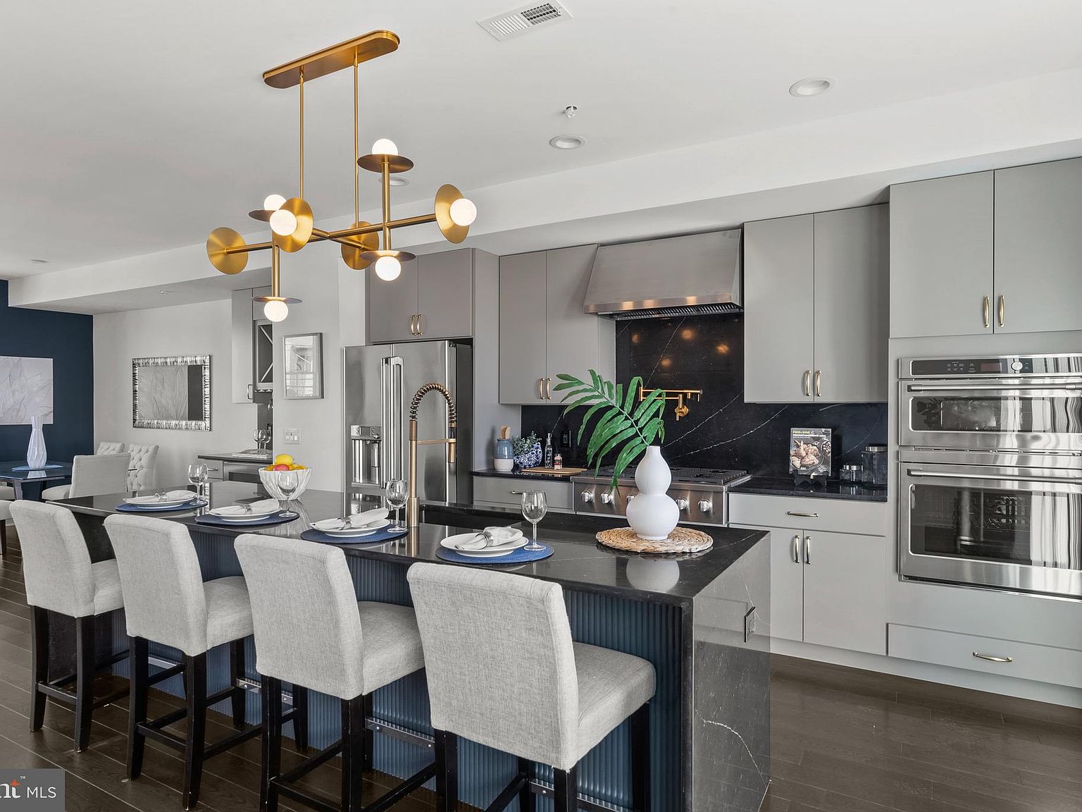 662 N 13th St, Philadelphia, PA 19123 | MLS #PAPH2259788 | Zillow