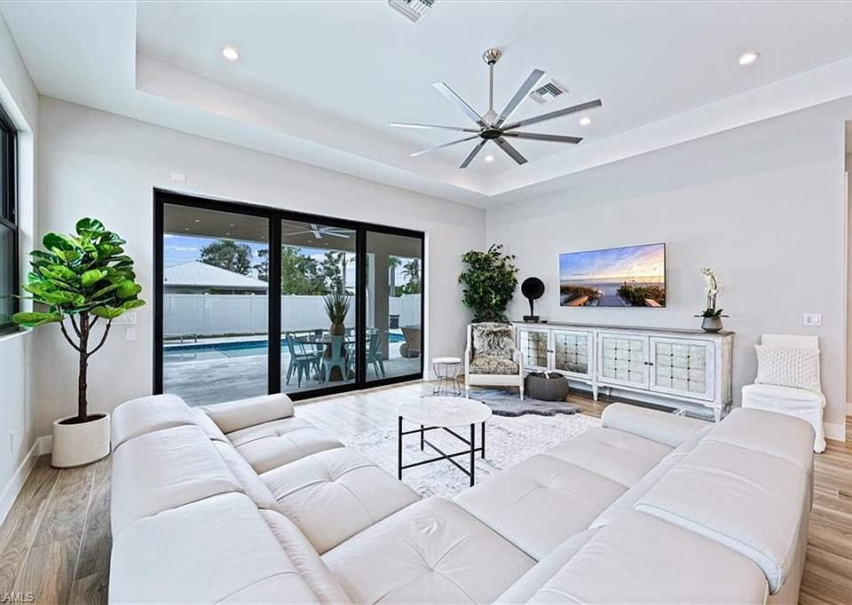 828 100th Ave N, Naples, FL 34108 | MLS #222083536 | Zillow