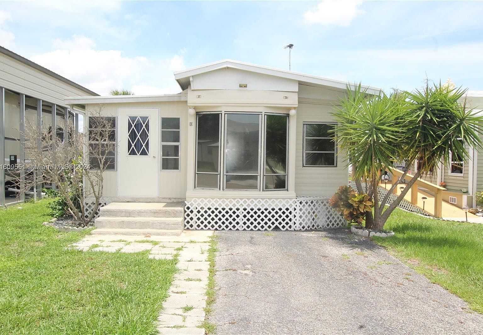 10 Shell Rd #10, Okeechobee, FL 34974 | MLS #A11609551 | Zillow