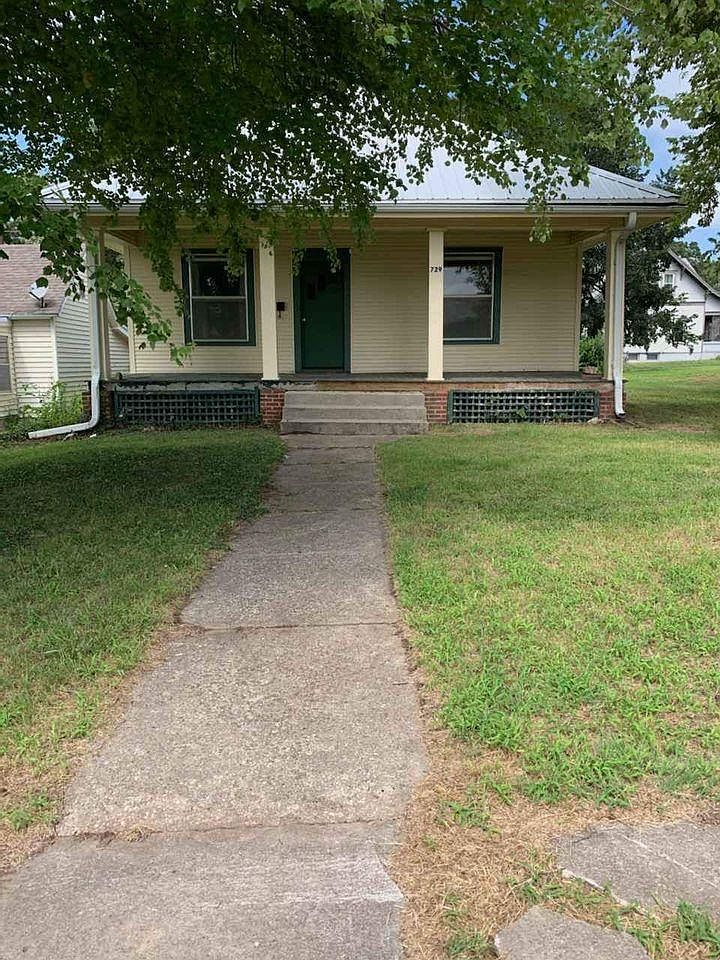 729 Blunt St, Clay Center, KS 67432 | Zillow