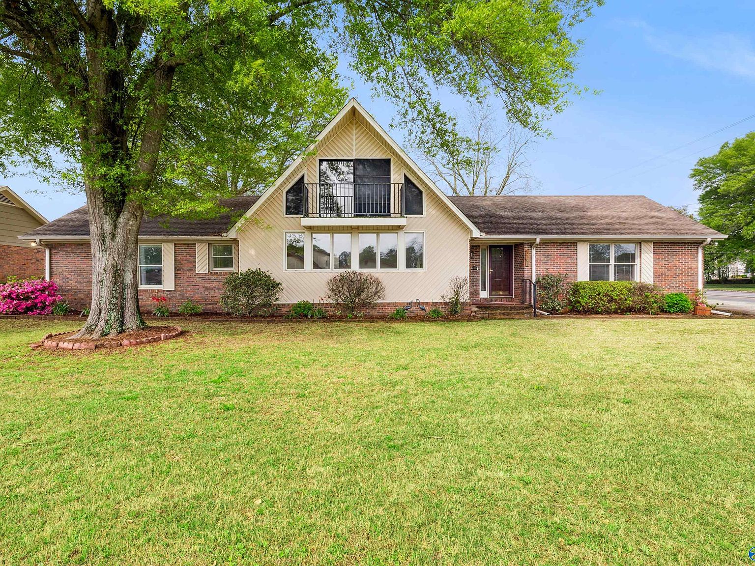 2701 Longfellow Dr SW, Decatur, AL 35603 | Zillow