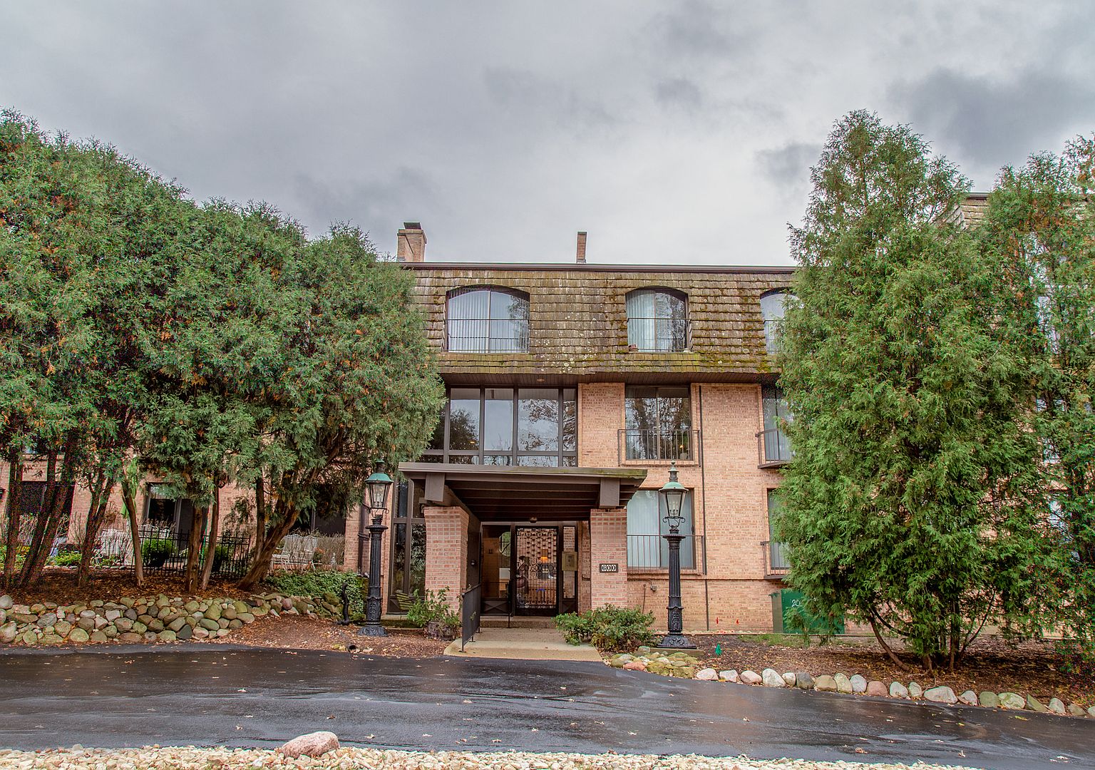 600 W Russell St APT 307, Barrington, IL 60010 | Zillow