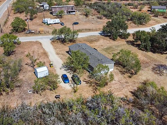 108 Cr 2638, Devine, TX 78016 | MLS #1817724 | Zillow