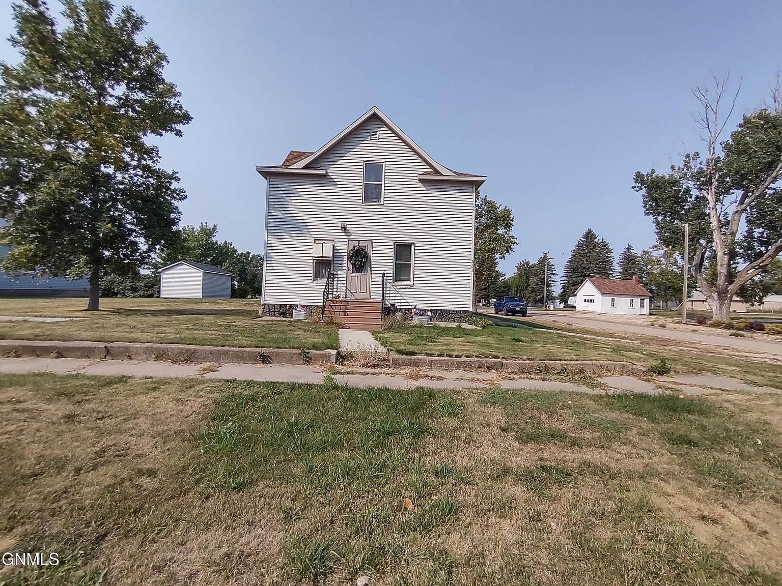 223 Helen St S, Streeter, ND 58483 | Zillow