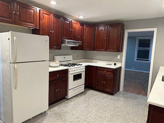3262 W Hollywood Ave APT 2, Chicago, IL 60659 | Zillow