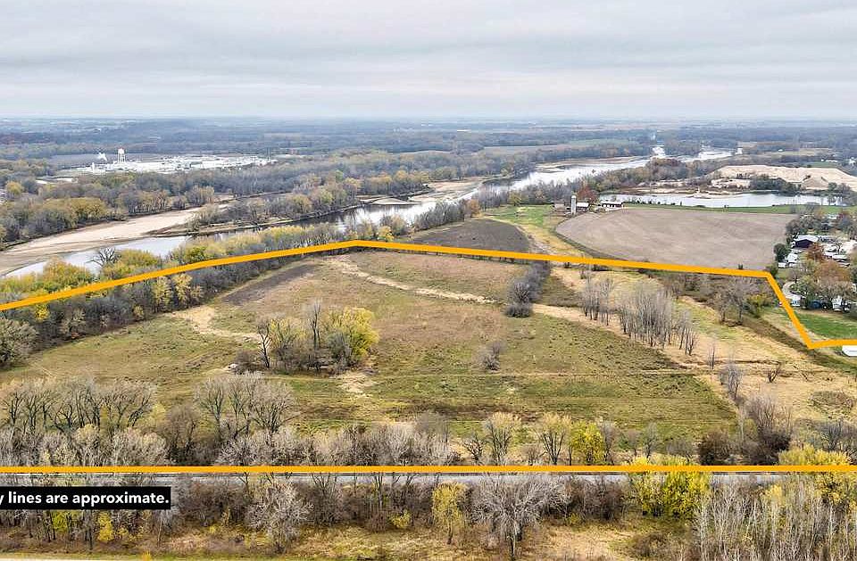 Cedar St, Columbus Junction, IA 52738 | MLS #202405666 | Zillow