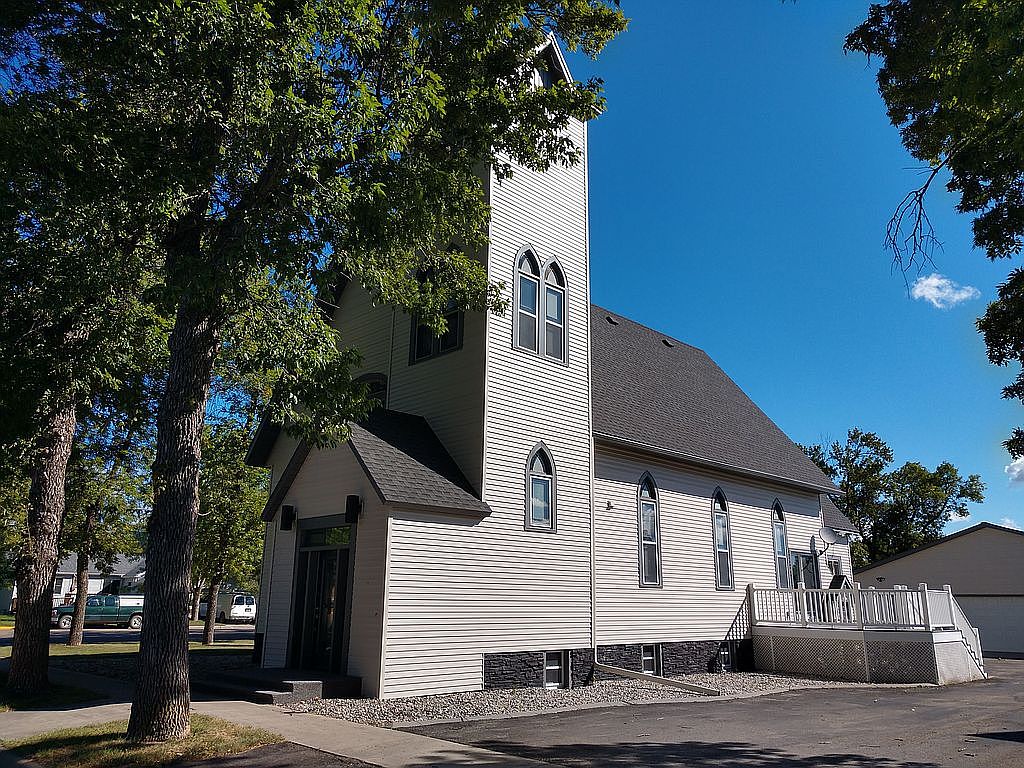 707 9th St NE, Cooperstown, ND 58425 | Zillow