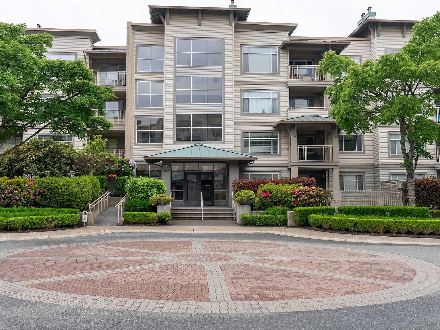 8180 Jones Rd #211, Richmond, BC V6Y 3Z6 | MLS #R2911006 | Zillow