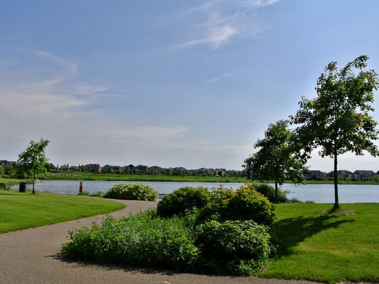 15725 Cobblestone Lake Pkwy, Apple Valley, MN 55124 | Zillow