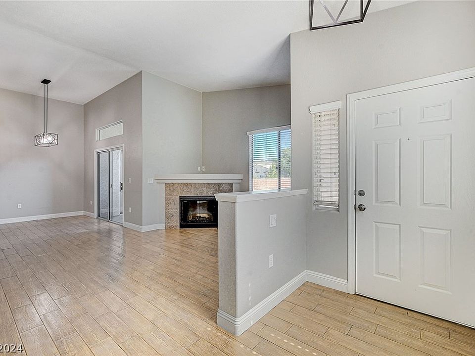 2305 W Horizon Ridge Pkwy Henderson NV | Zillow
