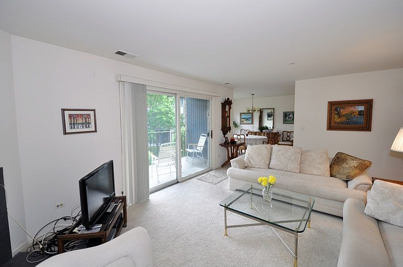 2125 Ammer Ridge Ct #2-201, Glenview, IL 60025 | Zillow
