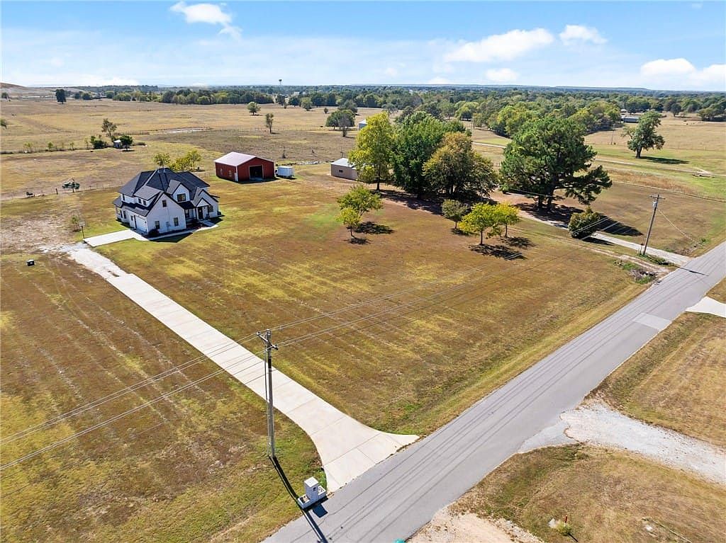 881 Kelly Ave, Springdale, AR 72762 | Zillow