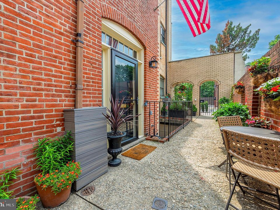 2 Willings Alley Mews, Philadelphia, PA 19106 | Zillow