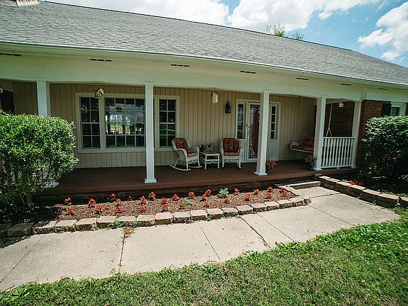 1424 Adams Ln, Henderson, KY 42420 | Zillow