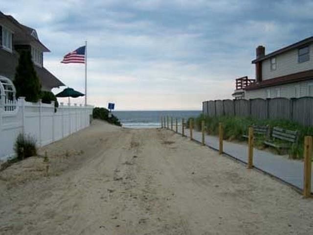 64 Ocean Drive, Seabrook, NH 03874 | Zillow