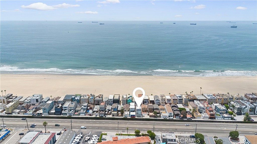 55B Surfside Ave, Surfside, CA 90743 | MLS #PW24145879 | Zillow