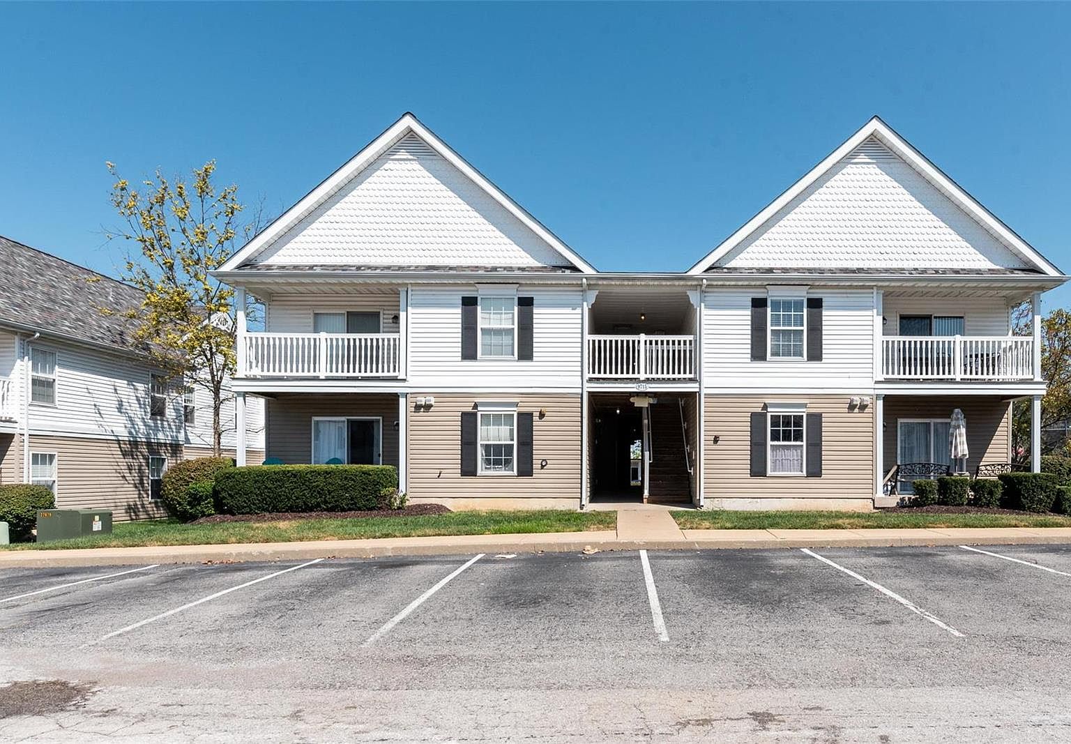 9715 Crayford Rd #3B, Saint Louis, MO 63123 | Zillow