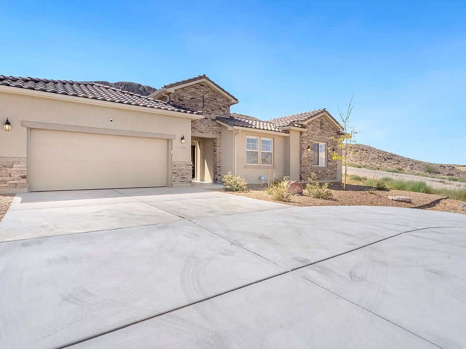 3901 Vista Del Rio SW, Rio, NM 87031 | Zillow