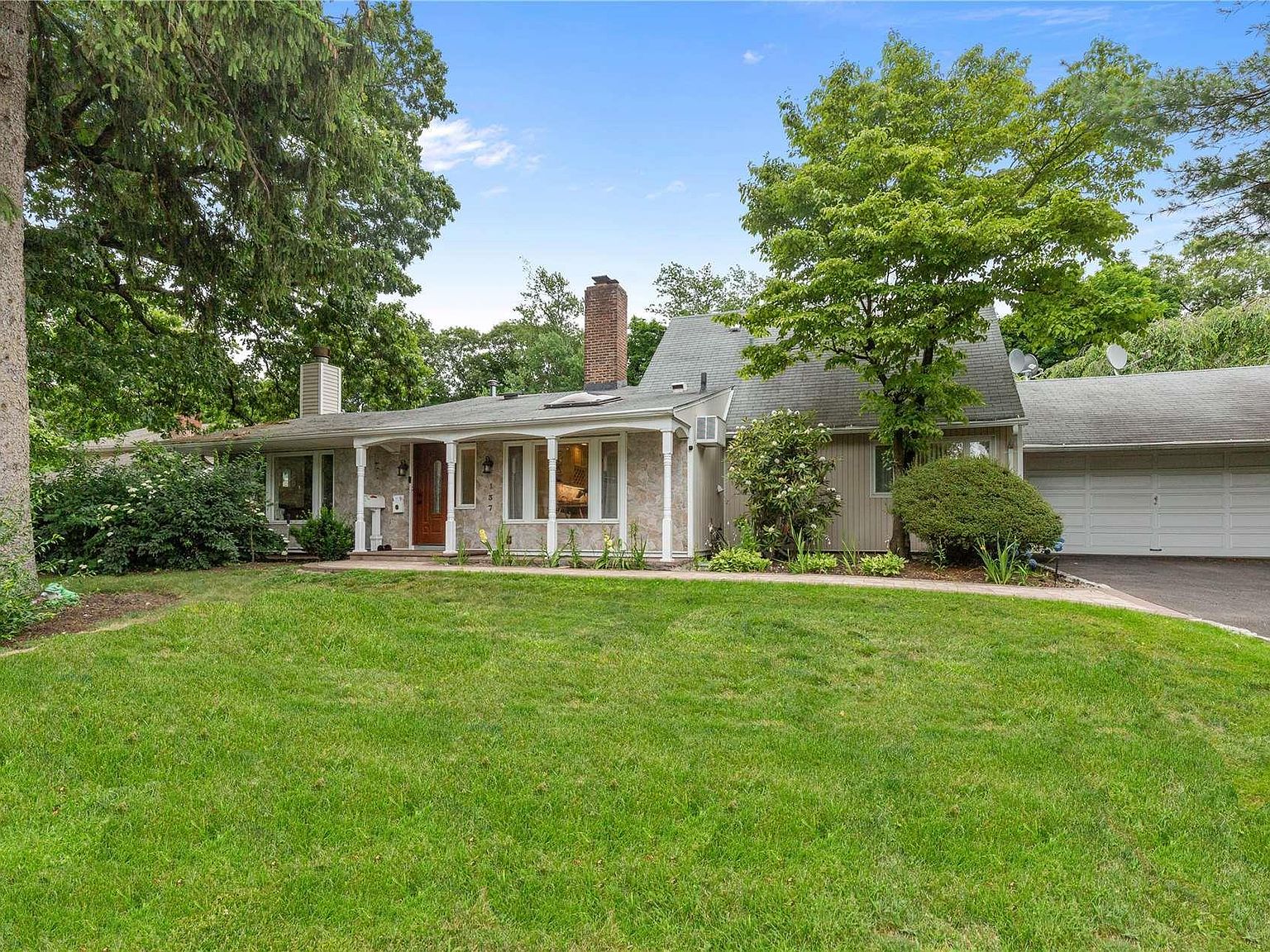 137 Parkway Drive, Roslyn Heights, NY 11577 | Zillow