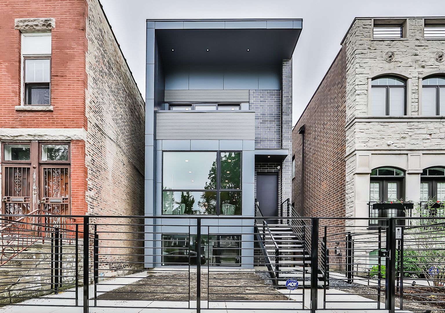 2055 W Erie St, Chicago, IL 60612 | Zillow