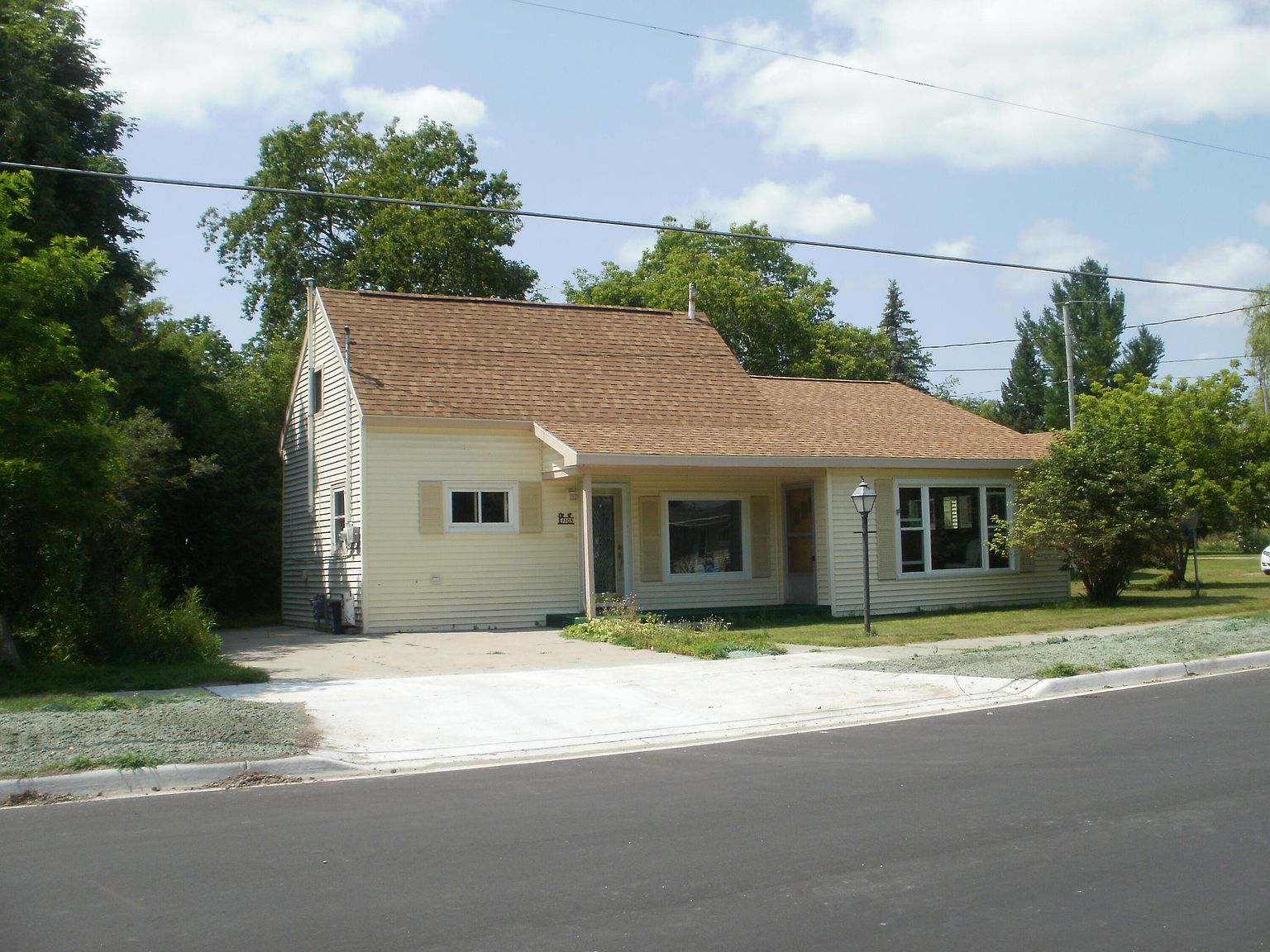 1105 Court St, Cheboygan, MI 49721 | Zillow