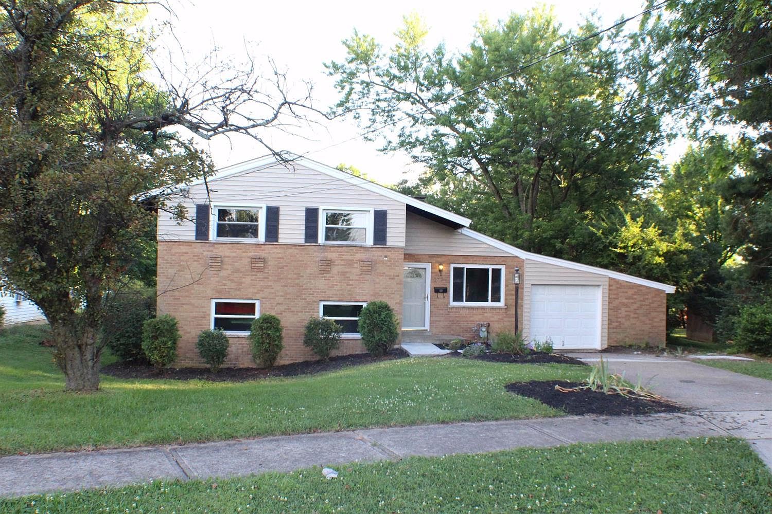 3717 Lyndon Center Ct, Cincinnati, OH 45236 | Zillow