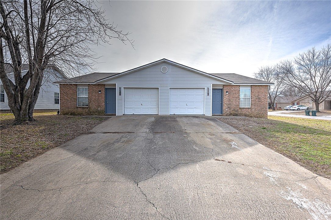 4417 & 4419 W Thrasher Dr, Fayetteville, AR 72704 | Zillow