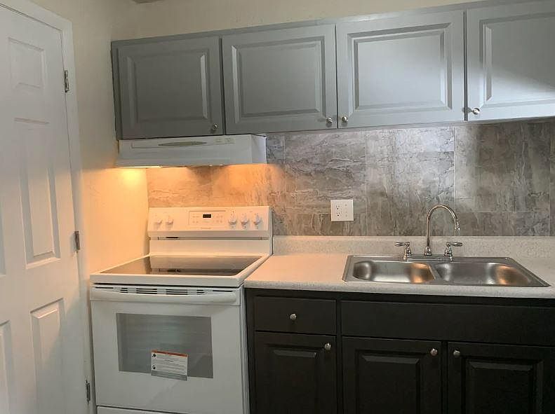 The Oaks on Azeele - 3518 W Azeele St Tampa FL | Zillow