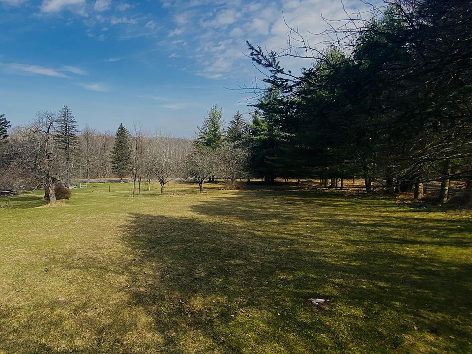 2372 Back Mountain Rd, Scotrun, PA 18355 | Zillow