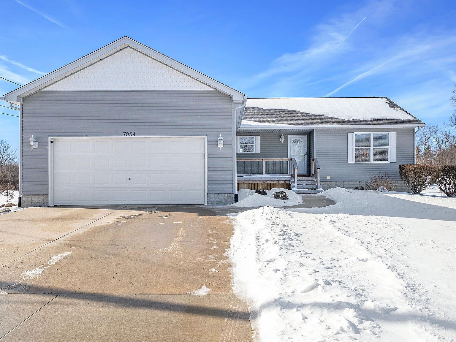 7054 S Jennings Rd, Swartz Creek, MI 48473 | Zillow
