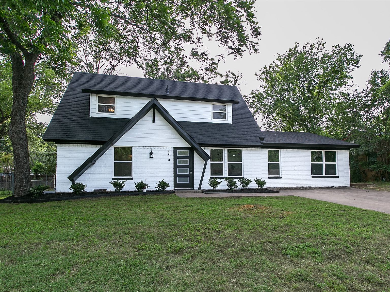 1313 Harrison Ln, Hurst, TX 76053 | Zillow