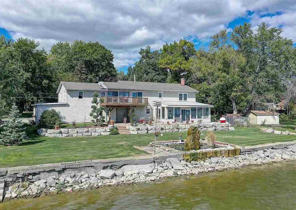 W9561 Lake Dr, Edgerton, WI 53534 | Zillow