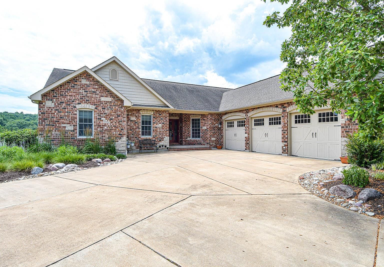 2121 Andrea Rd, Festus, MO 63028 | Zillow
