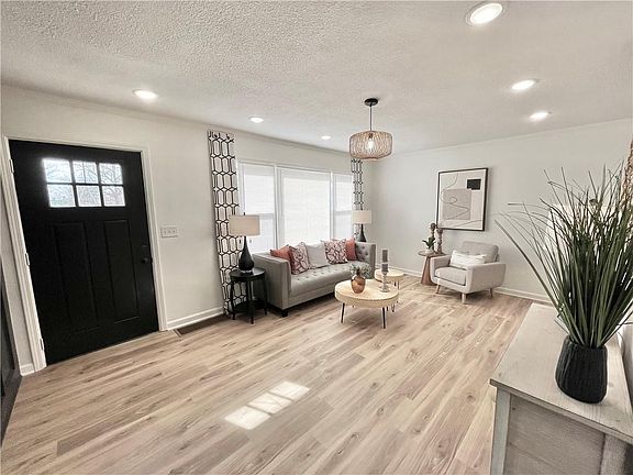 3911 Crestview Rd, Independence, MO 64052 | Zillow