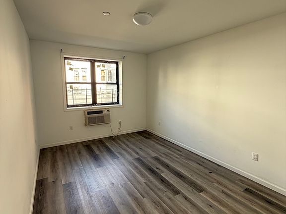 113 Father Zeiser Pl #4B, Bronx, NY 10468 | Zillow