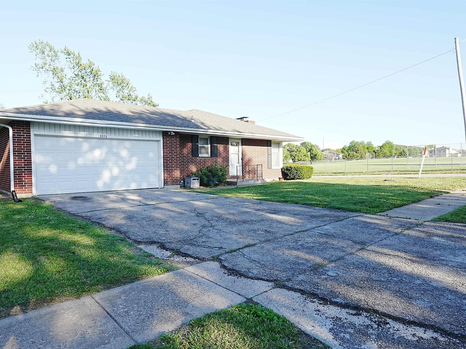 3216 SW Chelsea Dr, Topeka, KS 66614 | Zillow