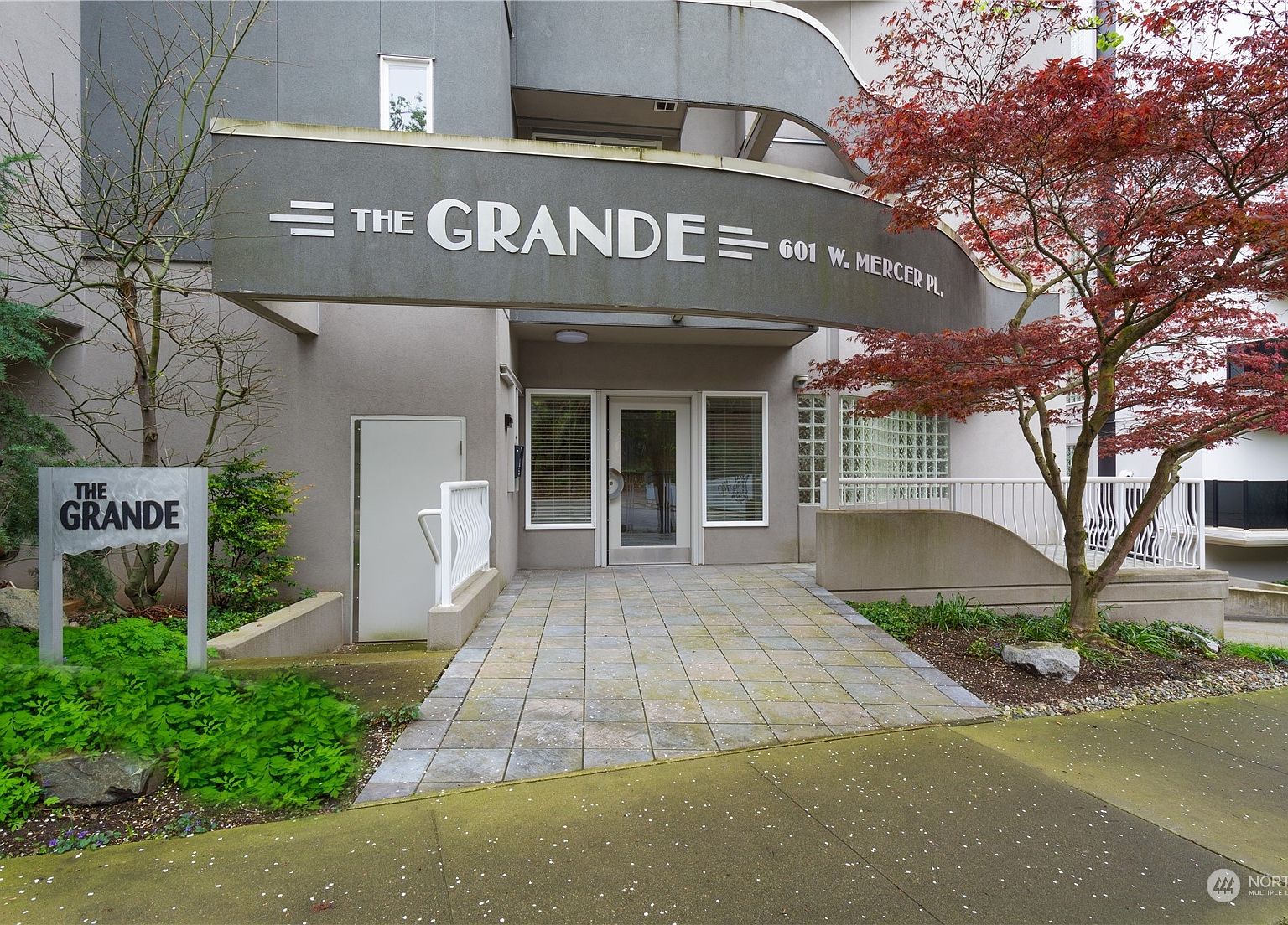 601 W Mercer Place UNIT 202, Seattle, WA 98119 | Zillow