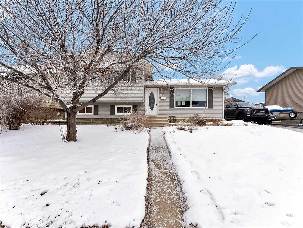 304 Cameron Rd SE, Medicine Hat, AB T1B 1W4 | MLS #A2106906 | Zillow