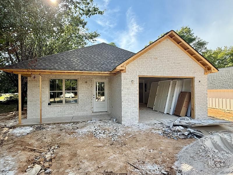 708 Robindale Dr, Tupelo, MS 38801 | MLS #25-3060 | Zillow