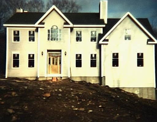 24 Castle Mdw, Newtown, CT 06470 | Zillow