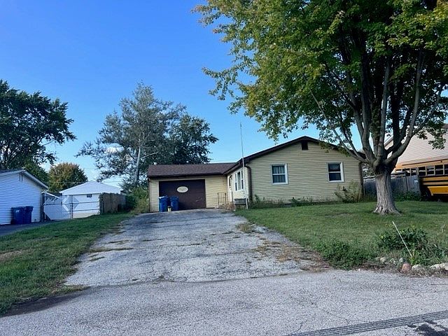 154 Maple Tree Ln, Carpentersville, IL 60110 | Zillow