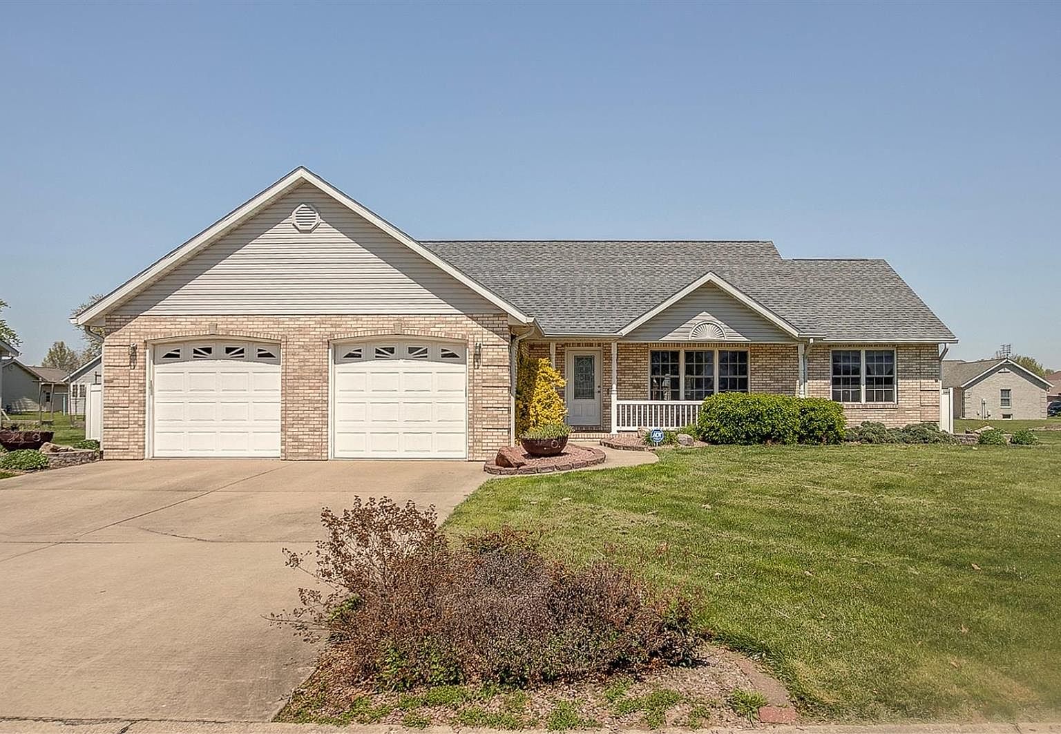 1023 N 9th St, Breese, IL 62230 | MLS #24019954 | Zillow