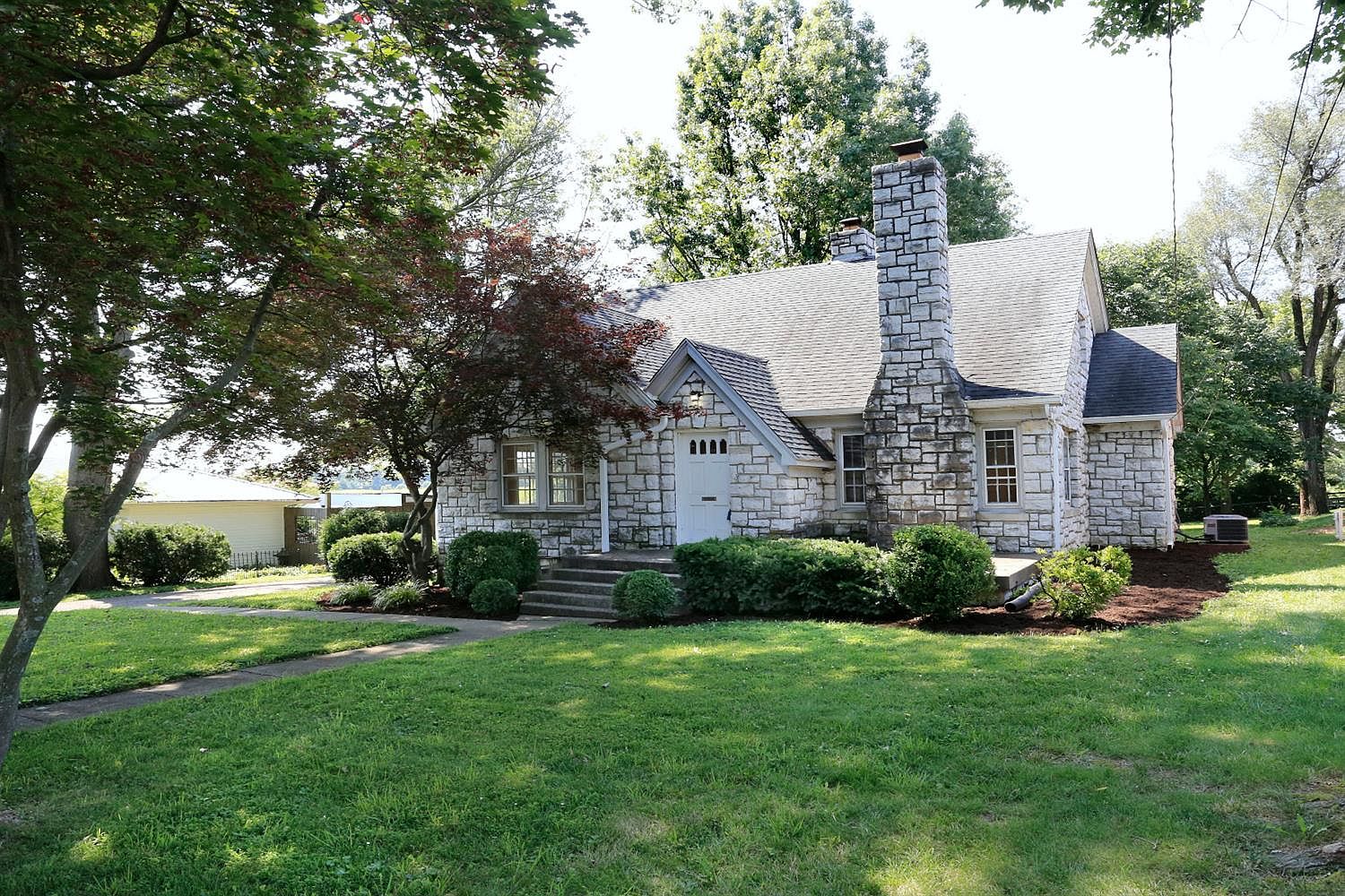 276 Montgomery Ave, Versailles, KY 40383 | Zillow