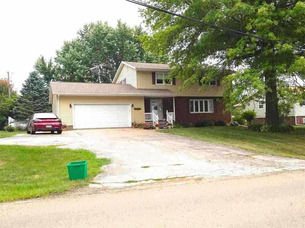 1415 Colton St, Columbus Junction, IA 52738 | Zillow