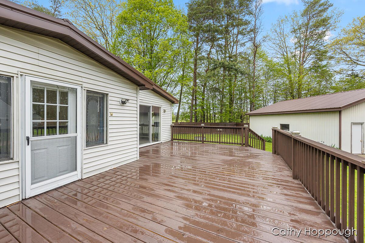2146 W Howard City Edmore Rd, Six Lakes, MI 48886 | Zillow