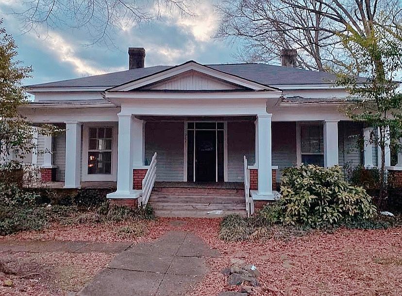 209 N Cave Springs St, Cedartown, GA 30125 | Zillow