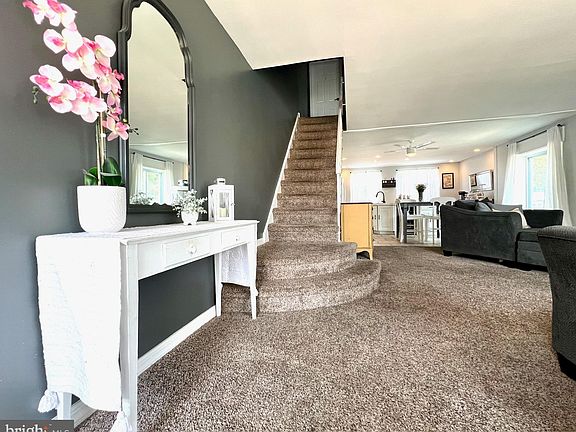 10920 Modena Pl, Philadelphia, PA 19154 | Zillow