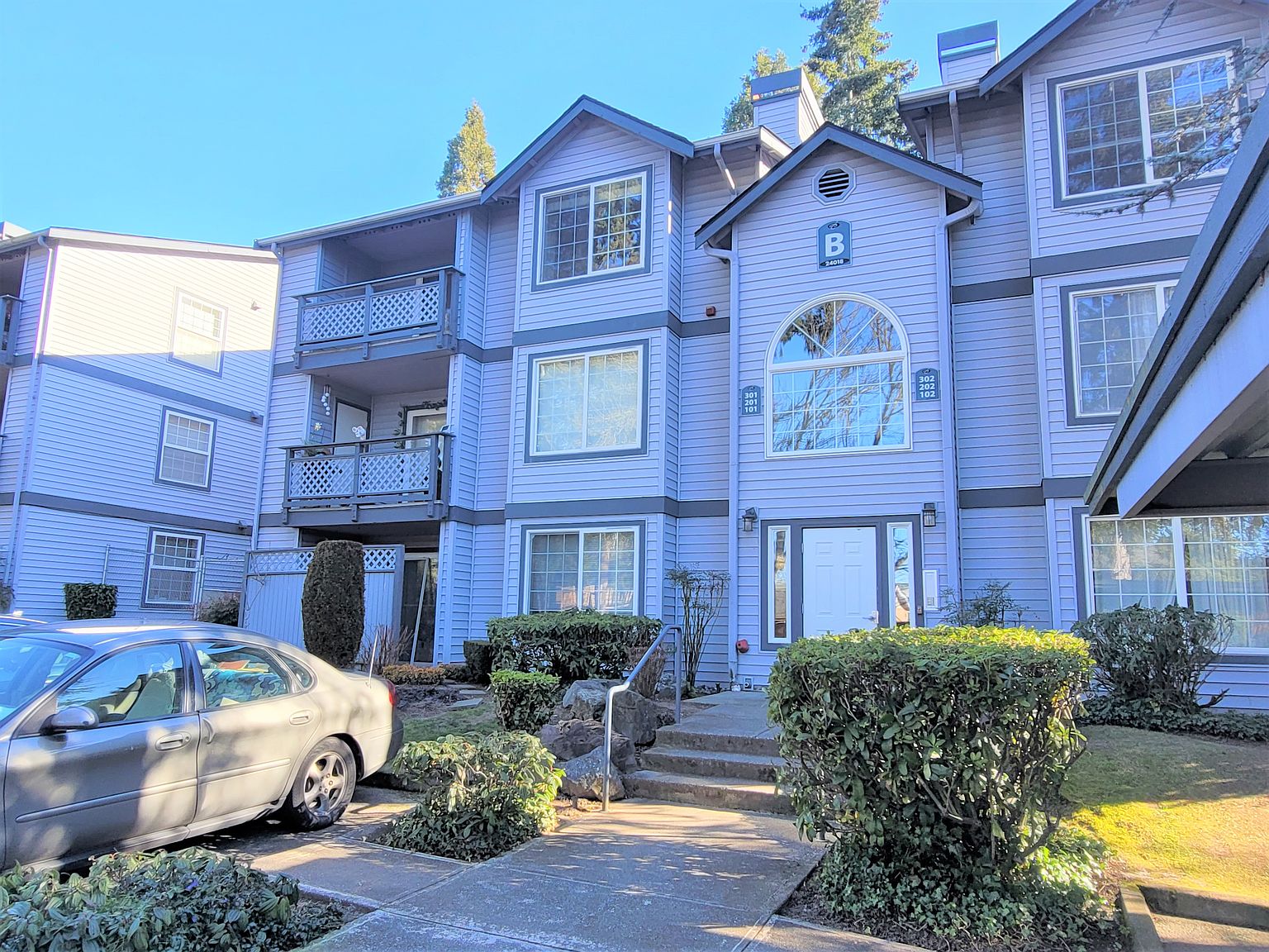 24018 26th Pl S #301, Seattle, WA 98198 | Zillow