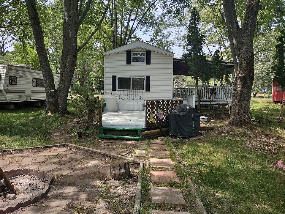 16/152 Woodhaven Lakes, Sublette, IL 61367 | Zillow