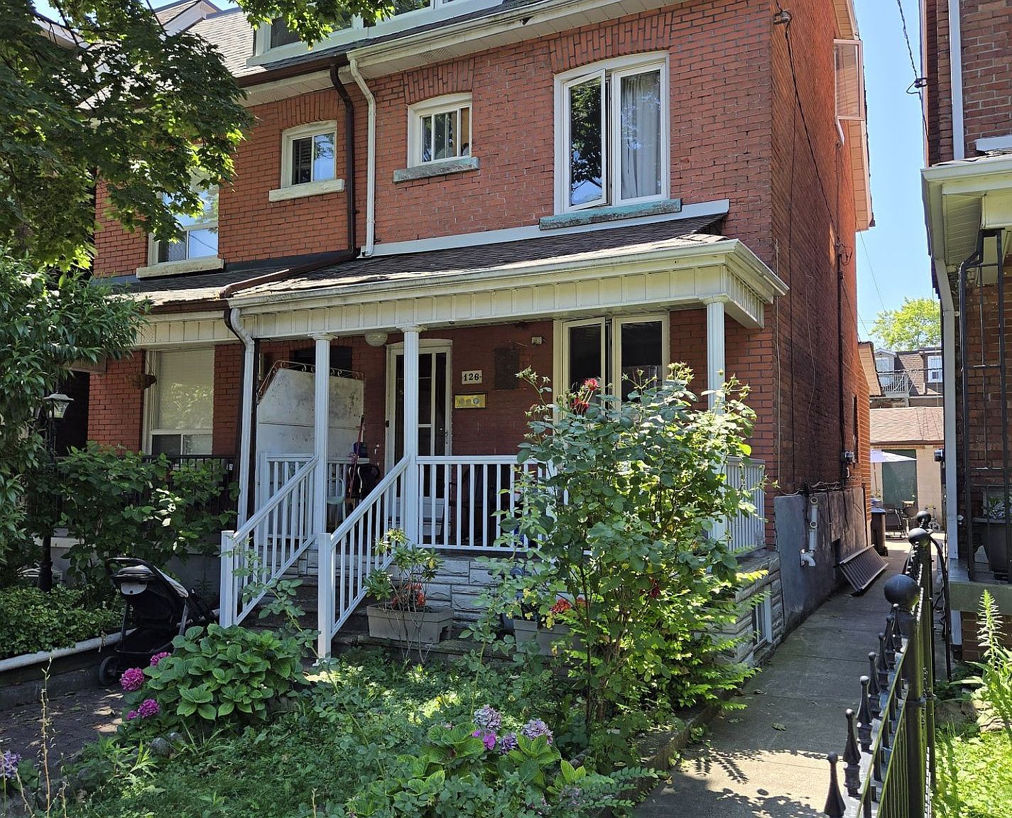 126 Grace St, Toronto, ON M6J 2S2 | MLS #C9245098 | Zillow